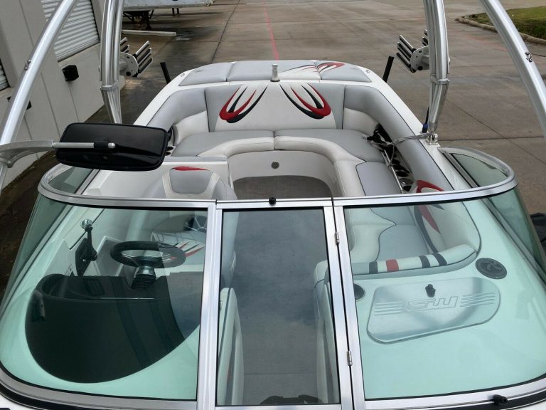 2011 MB Sport Tomcat Wakeboard Boat for sale