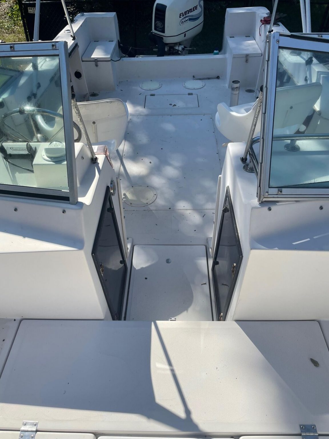 1989 Stratos 20′ DC 200 Located in Shamong, NJ – Has Trailer for sale