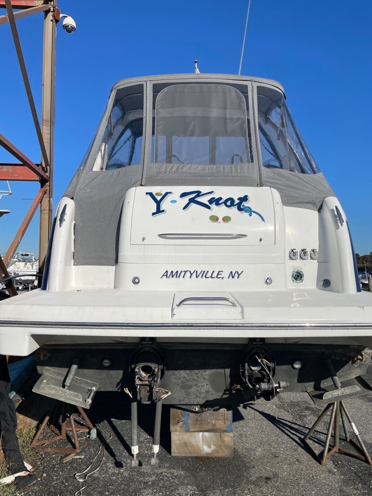 2005 Formula 34′ PC with 496 MAG Mercruiser with Blue/White Hull for sale