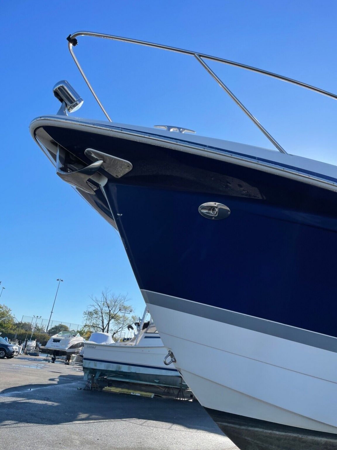 2005 Formula 34′ PC with 496 MAG Mercruiser with Blue/White Hull for sale