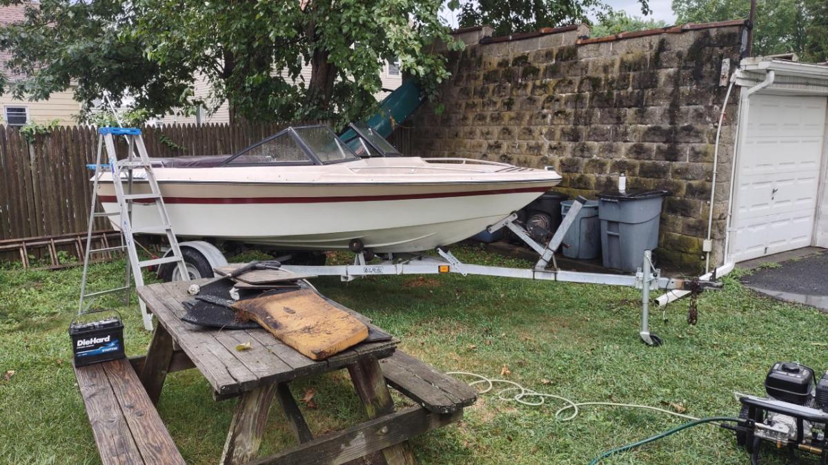 1986 Glasstream 15′ Boat Located in Stratford, CT – Has Trailer for sale