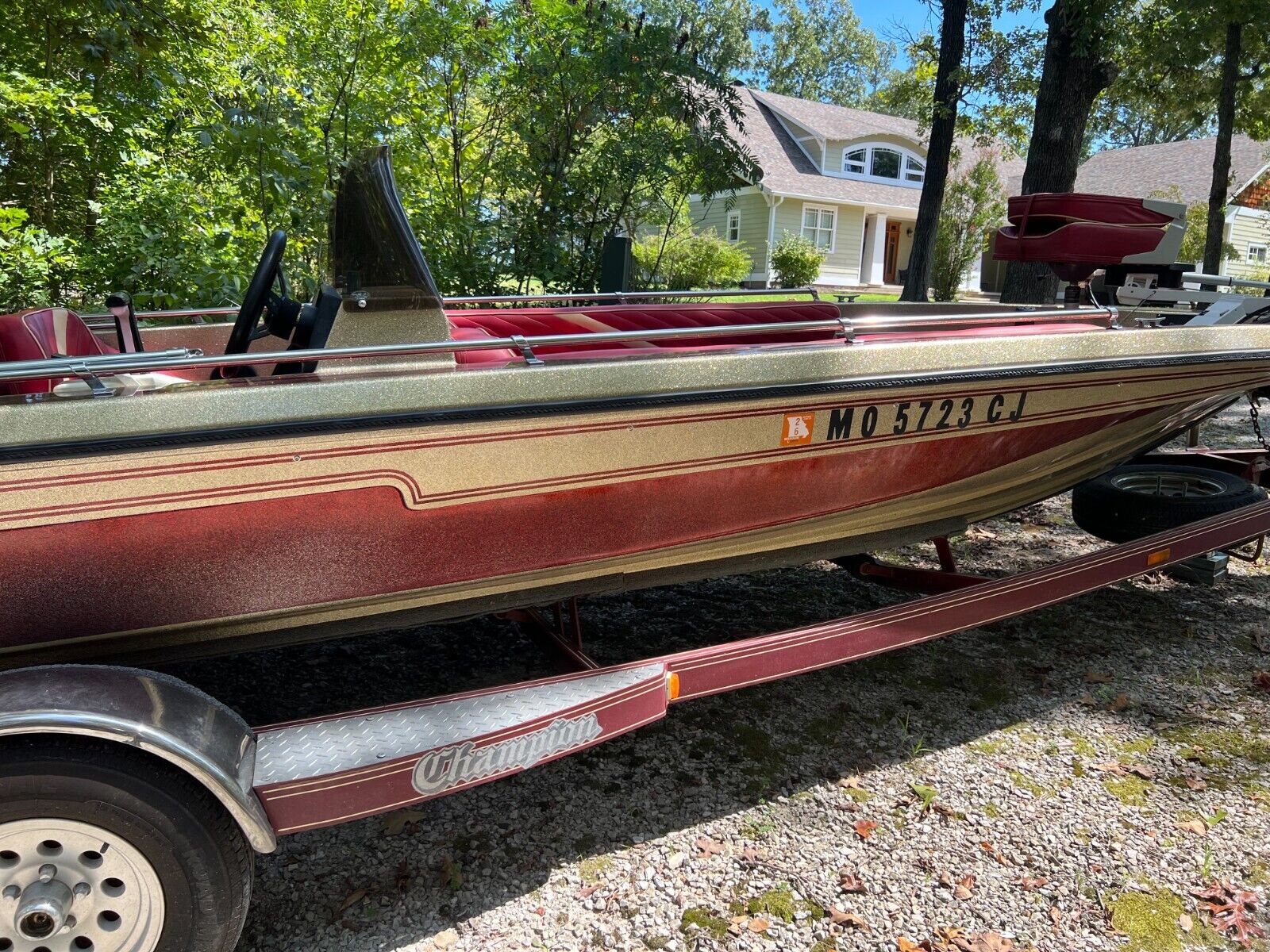1988 Champion Fish&ski 20’1″ Boat & Trailer – Missouri for sale